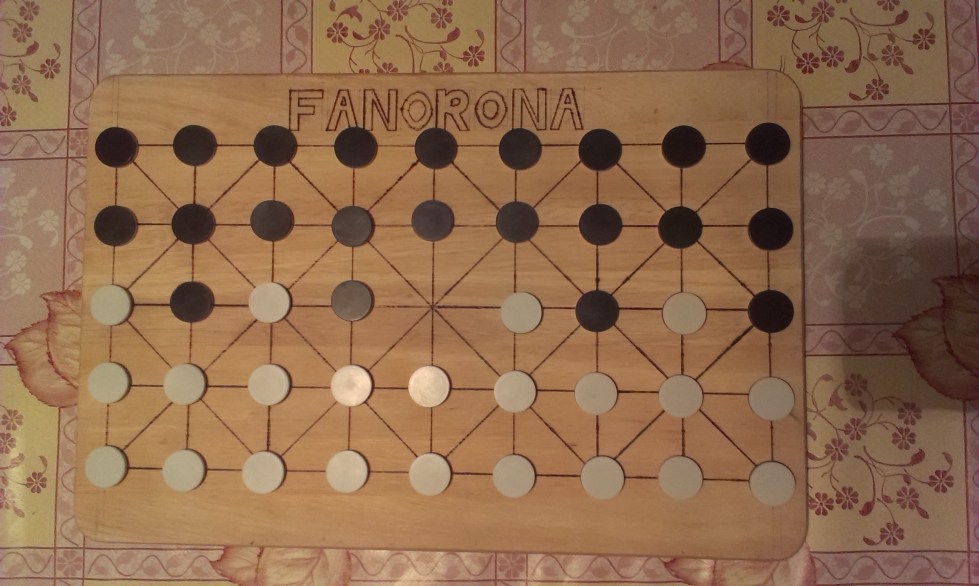 How to Make Your Very Own Fanorona Board | Tame The Board Game